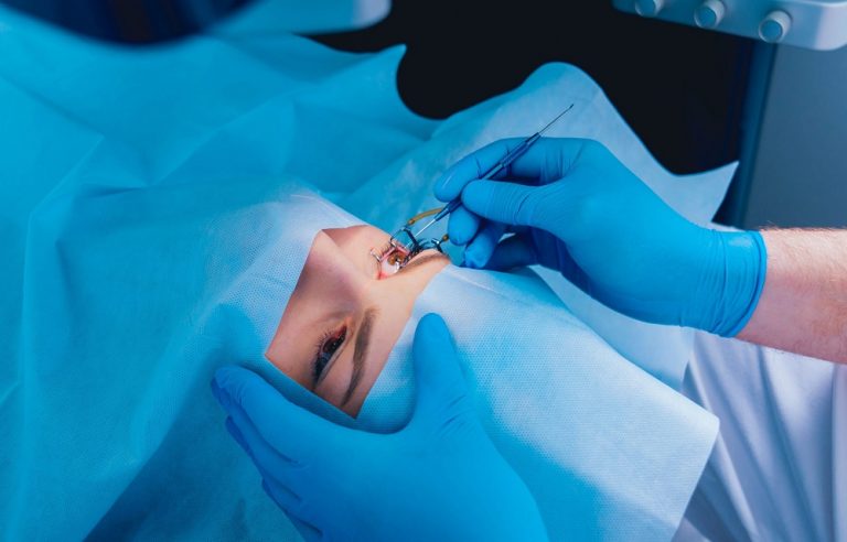 How Does A Doctor Do Eye Surgery Without Any Scars? - Hat Xpress